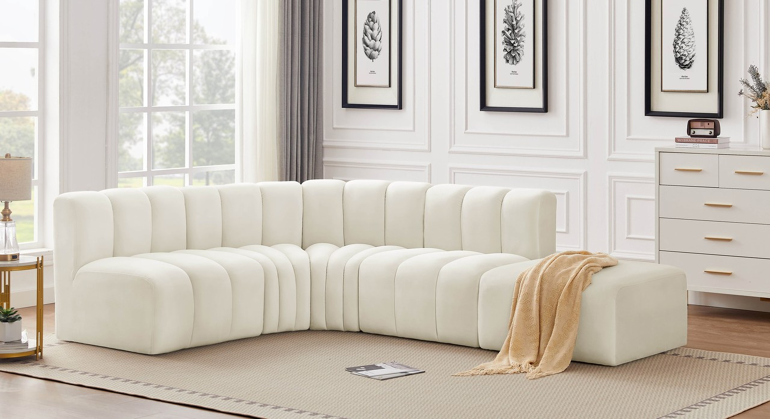 Arc Modular Sofa In Cream Velvet by Meridian | 1StopBedrooms