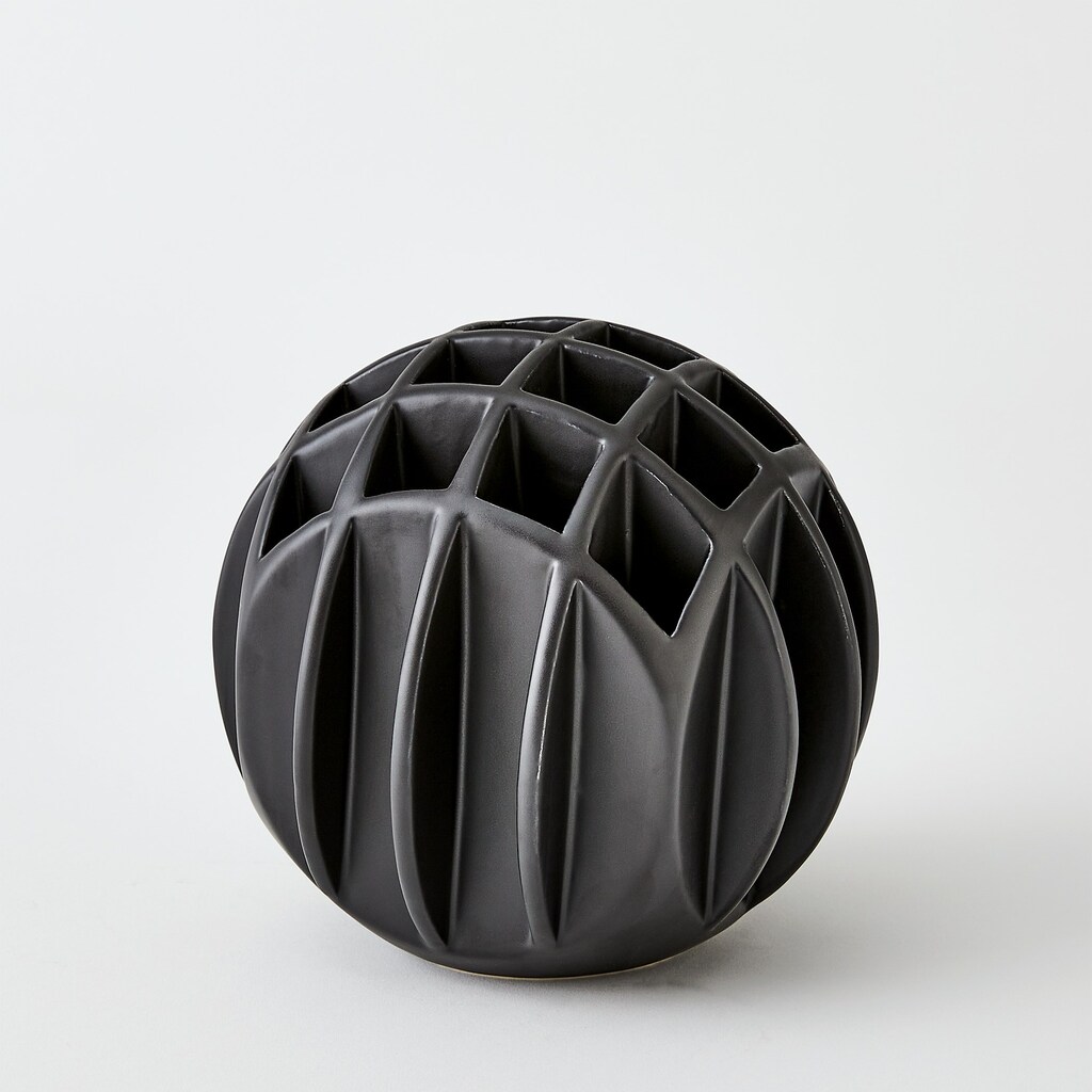 Bud Ball Large Vase In Matte Black by Global Views | 1StopBedrooms