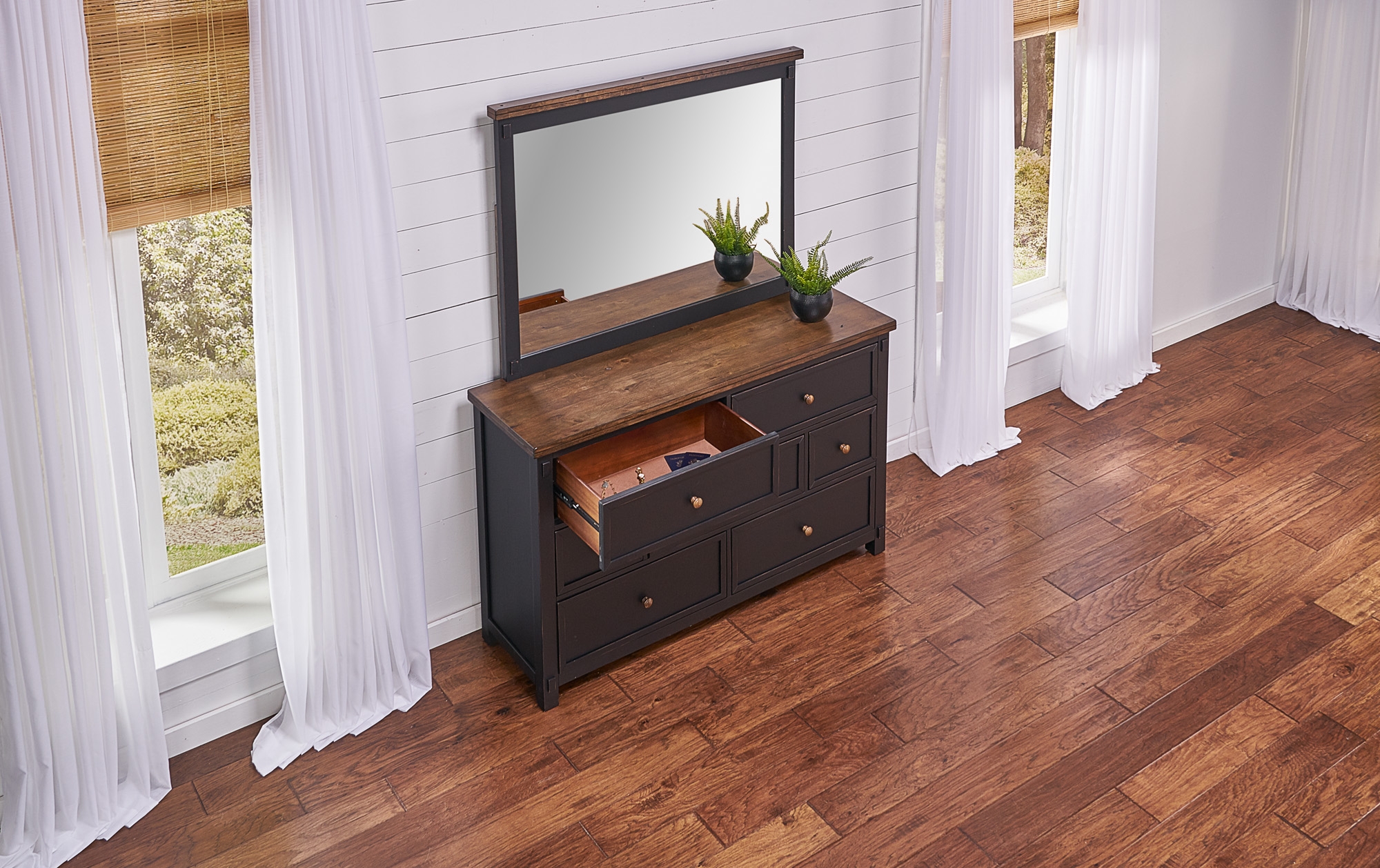Stormy Ridge Chickory And Black Platform Storage Bedroom Set ...