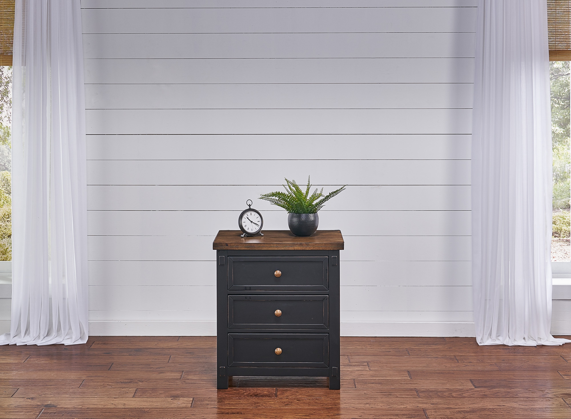 Stormy Ridge Chickory And Black Platform Storage Bedroom Set ...