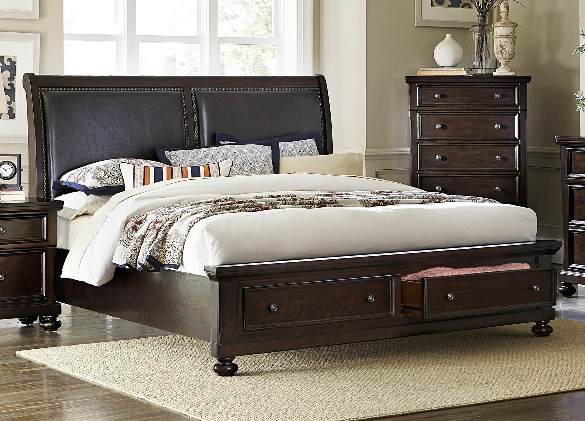 Sapphire High Gloss White Laminate Platform Bedroom Set - 1StopBedrooms.