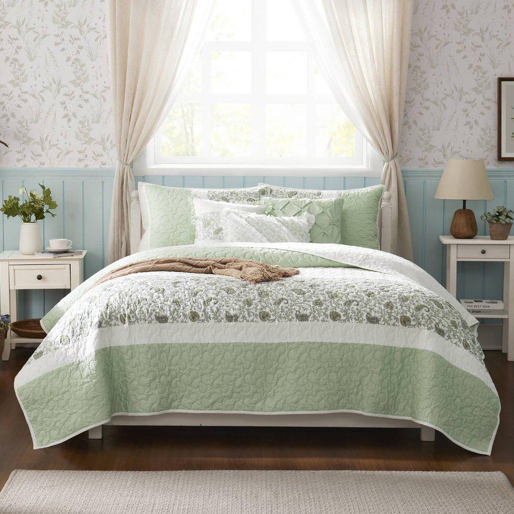 Dawn 6 Piece Cotton Percale Quilt Set with Throw Pillows In Sage Green ...