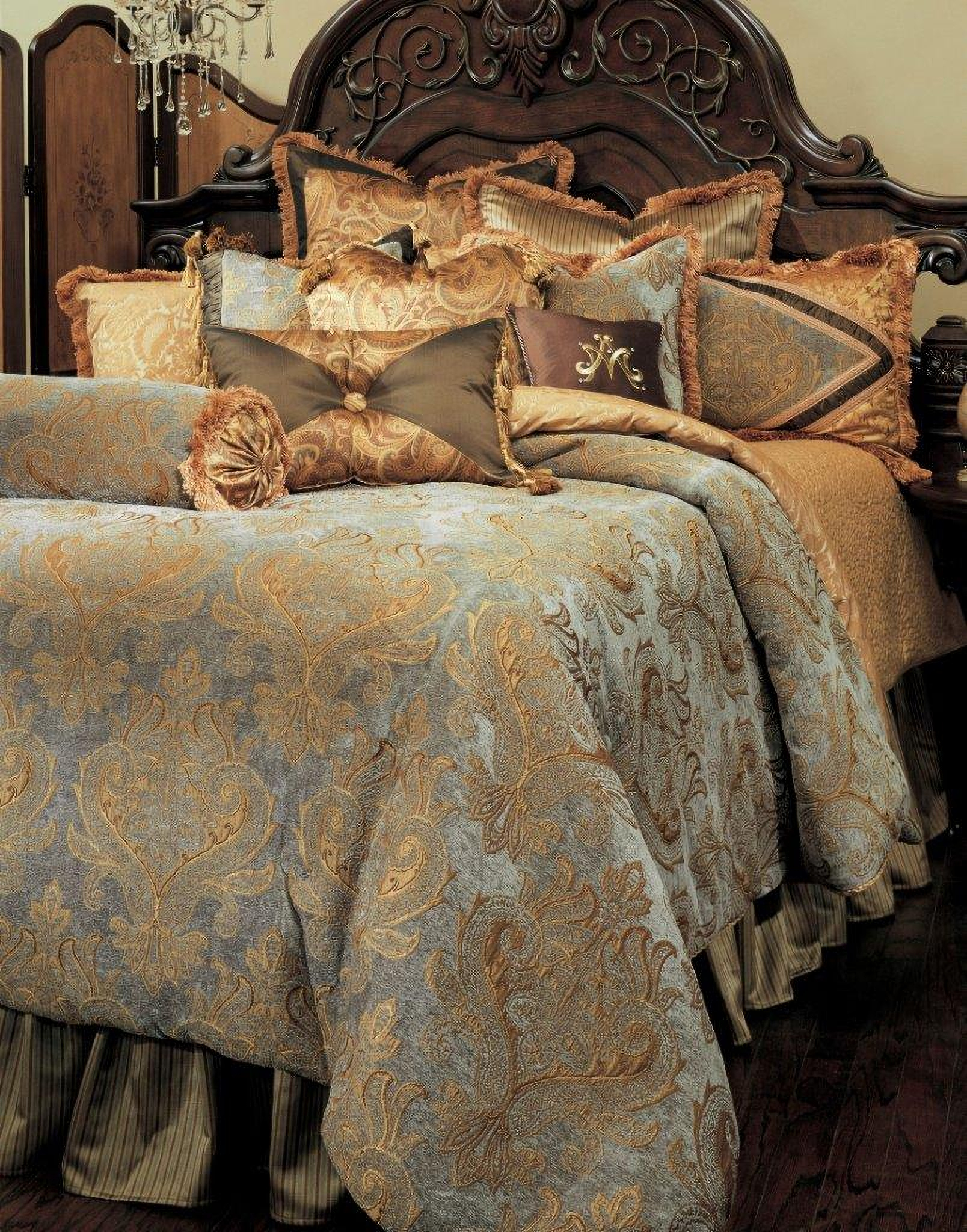 Elizabeth King Bedding Set (13pc) by Michael Amini | 1StopBedrooms
