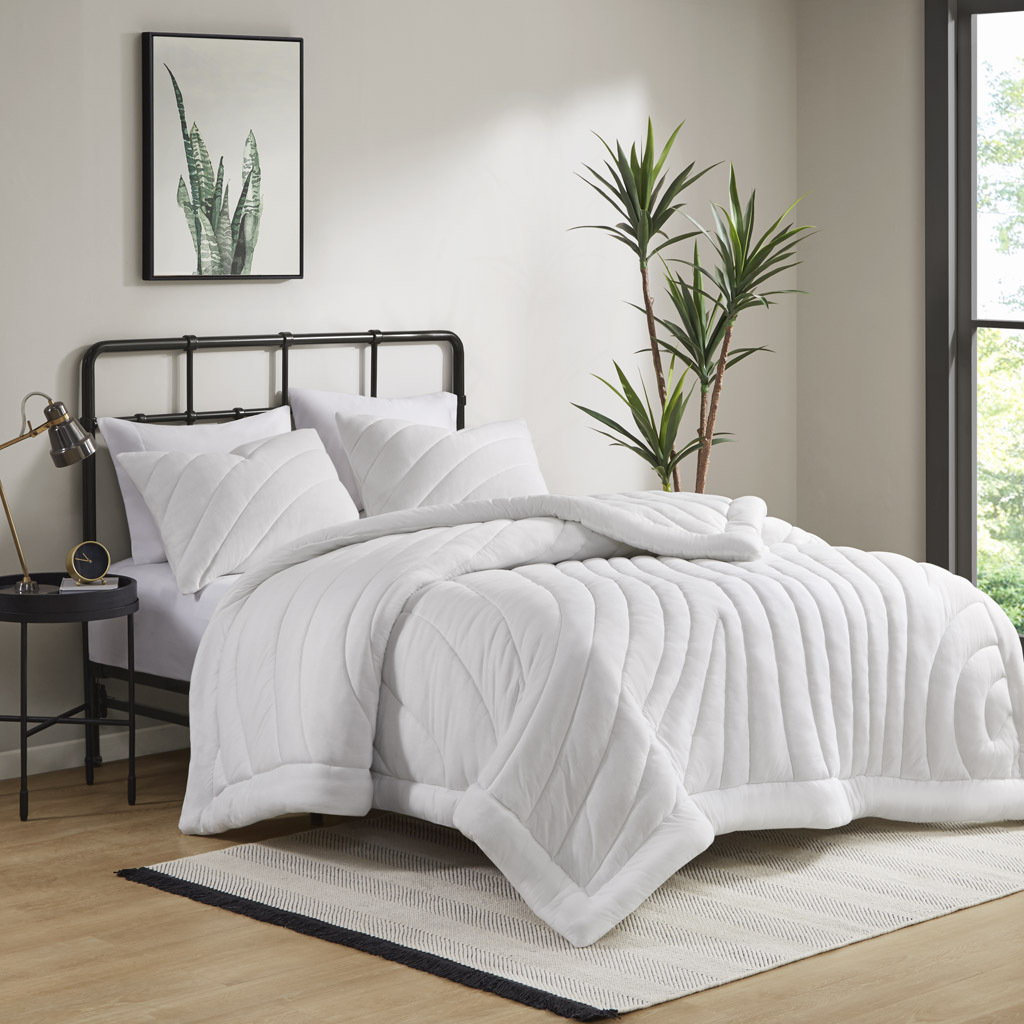 Juniper Poly Jersey Puffy 3 Piece Full/Queen Comforter Set In White by ...