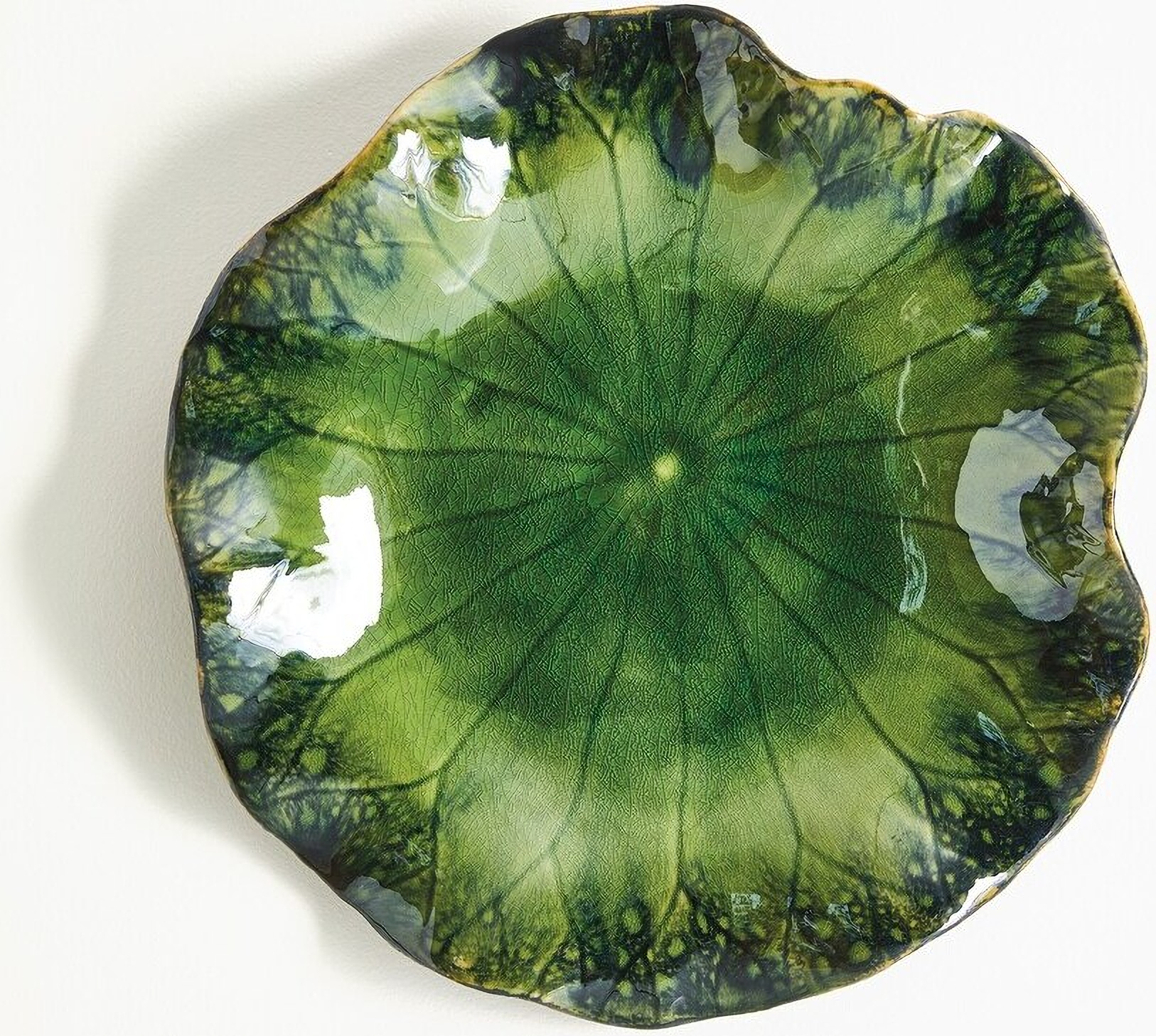 Lily 18 Inch Free Formed Plate In Green by Global Views | 1StopBedrooms