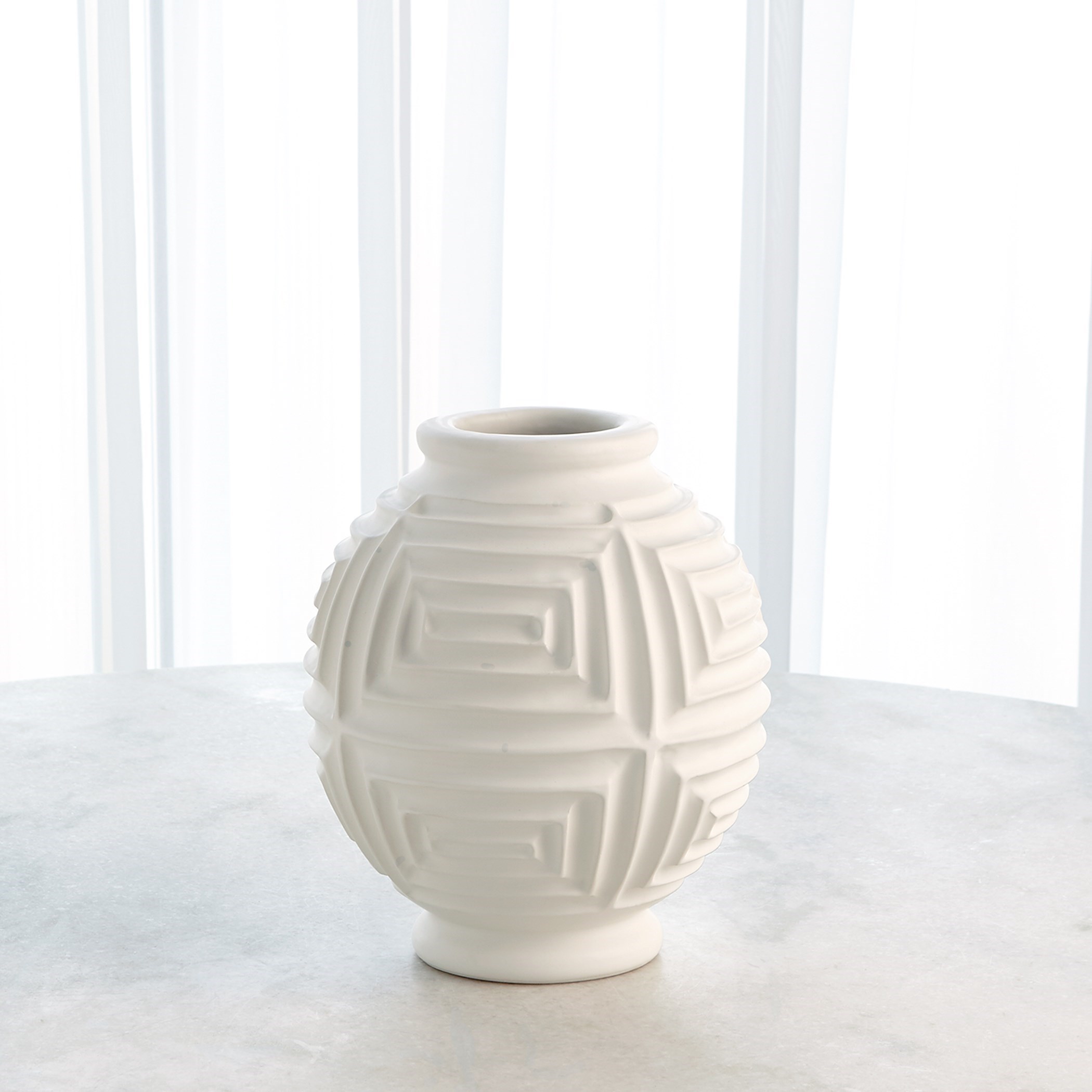Maze Vase In Matte White - 1StopBedrooms