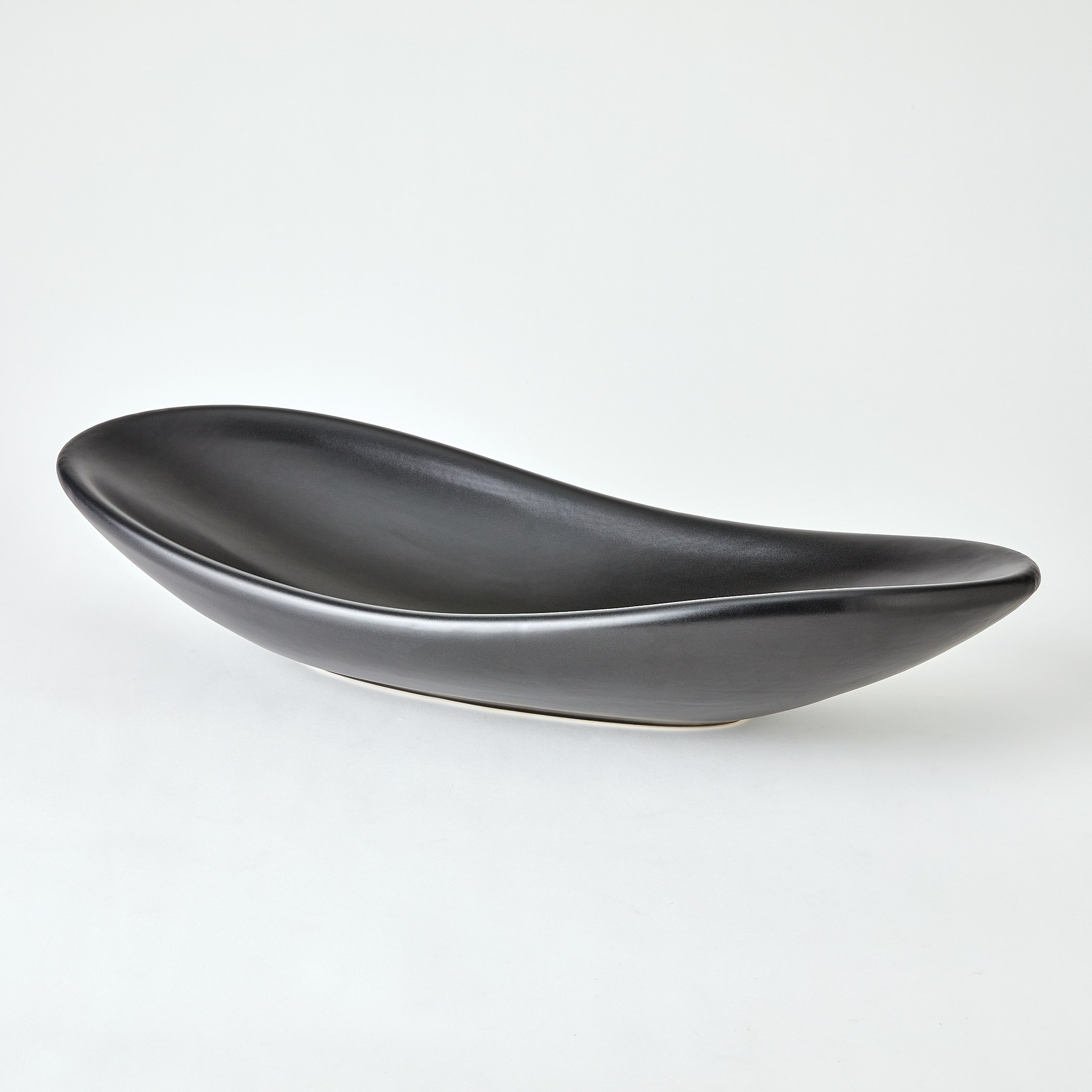 Oblong Platter Bowl In Matte Black by Global Views | 1StopBedrooms