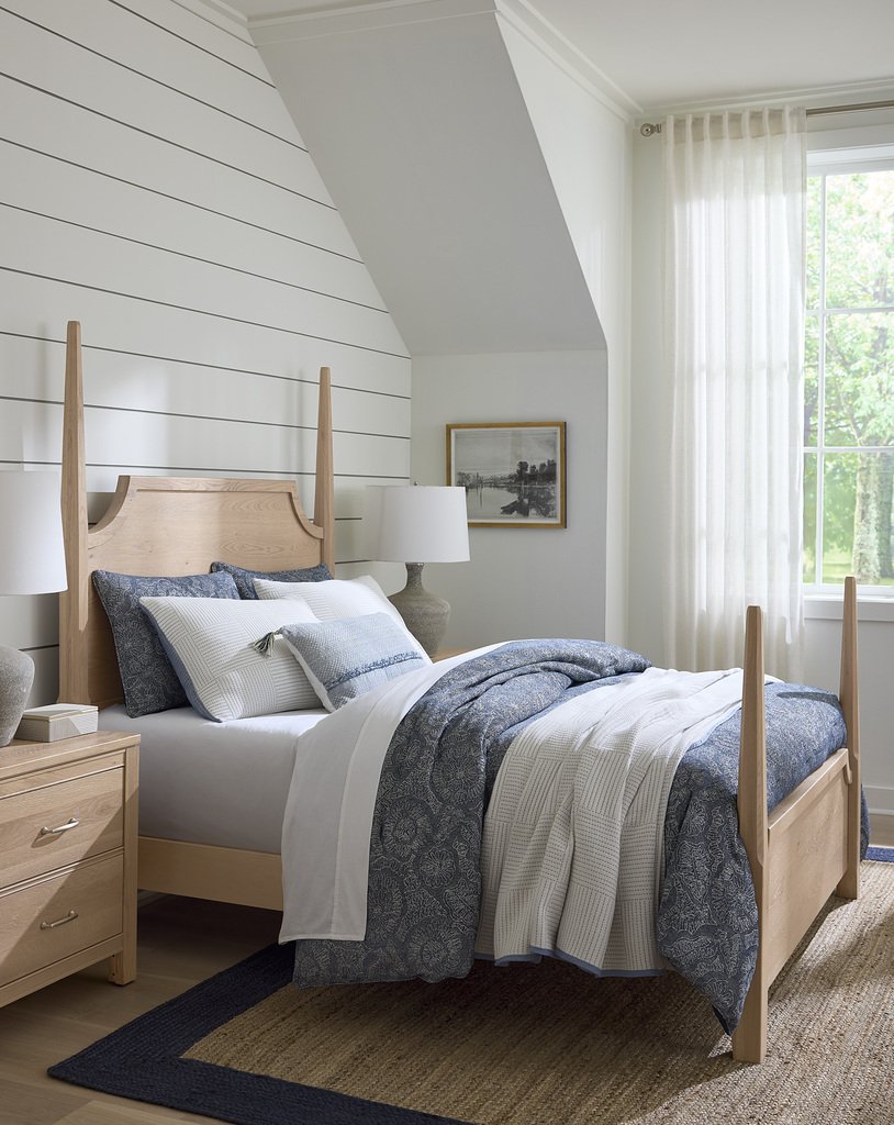 Tide and Timber Queen Pencil Poster Bed In Natural by Vaughan Bassett ...