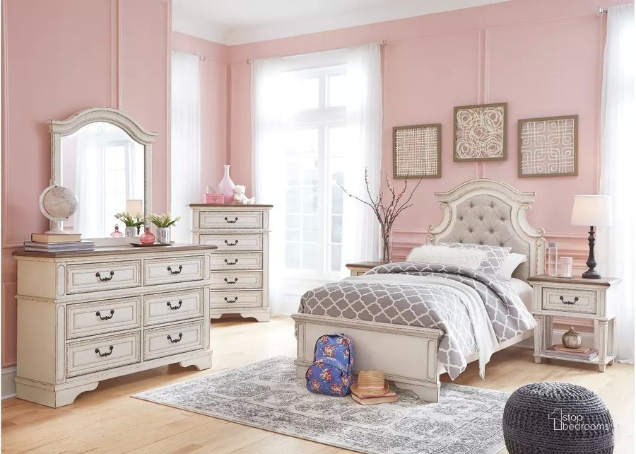 Realyn Two Tone Chest by Ashley Furniture | 1StopBedrooms
