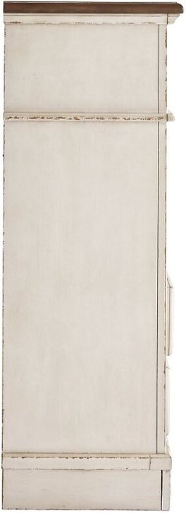 Realyn Two Tone Chest by Ashley Furniture | 1StopBedrooms