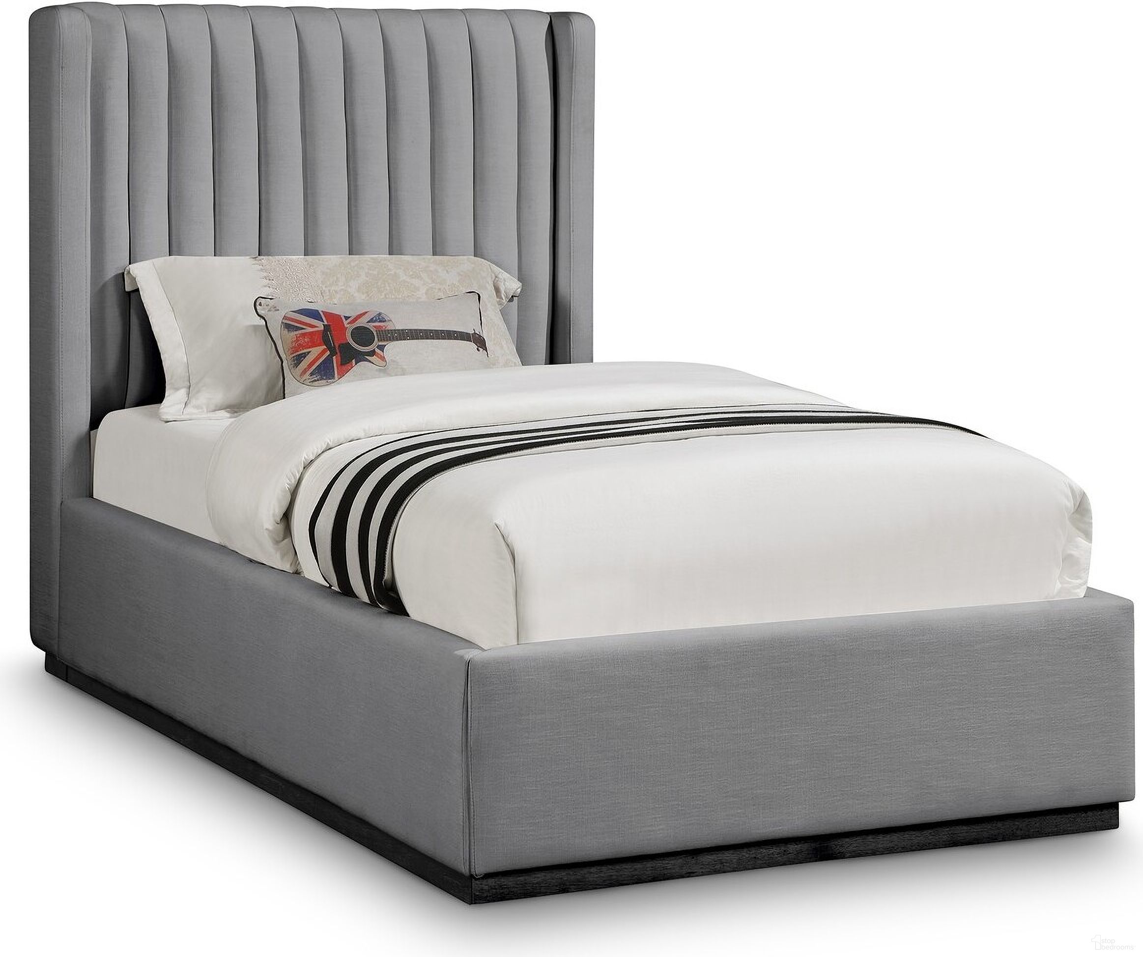 Logan Textured Fabric Twin Bed In Grey Linen by Meridian | 1StopBedrooms