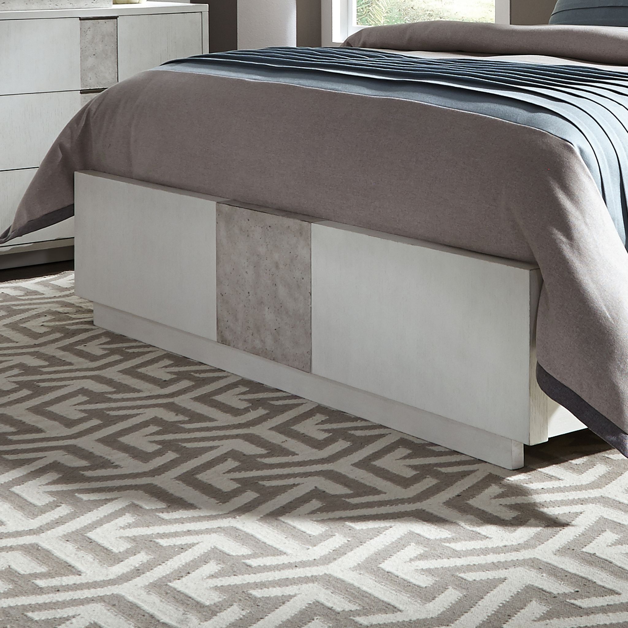 Mirage Panel Bed (Queen) by Liberty | 1StopBedrooms